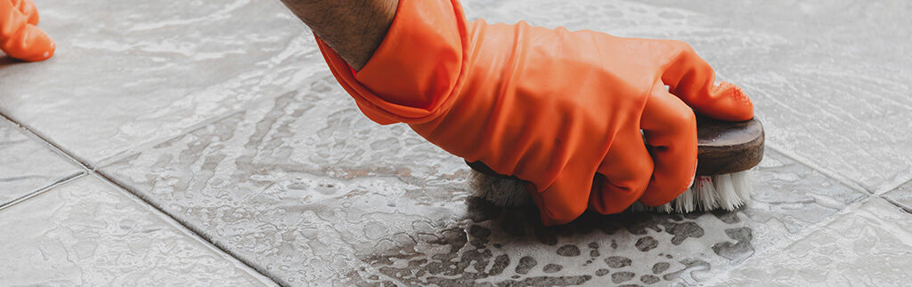 Desengraxante industrial: saiba como escolher a melhor solução